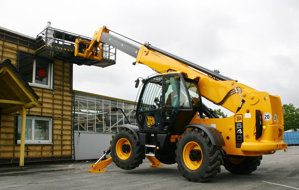 Telehandlers – Safe Operation and Management of These Versatile Machines | Hub-4