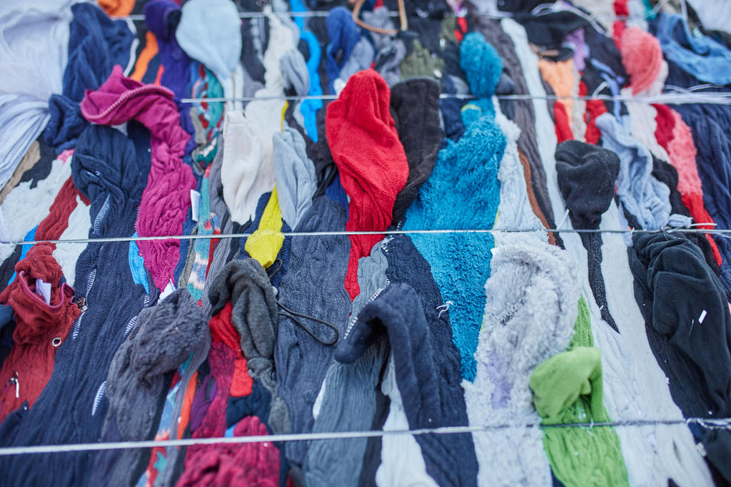 Transforming Textiles: TOMRA's new white paper presents circular value ...