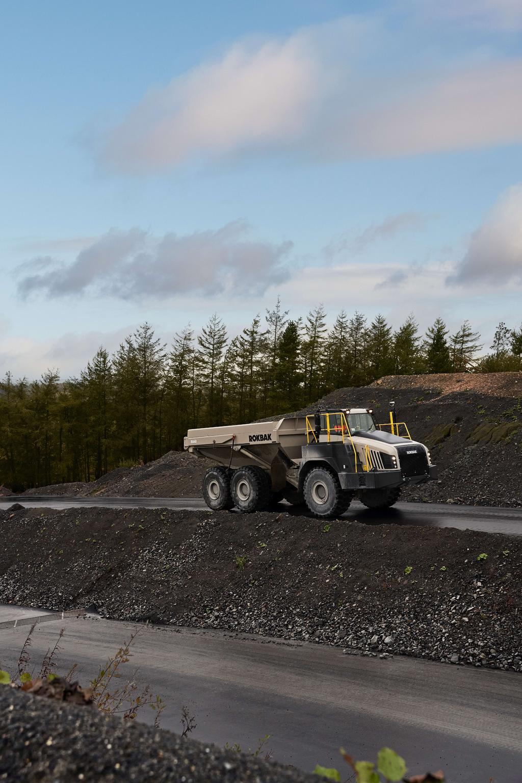 Five considerations when investing in an articulated hauler | Hub-4