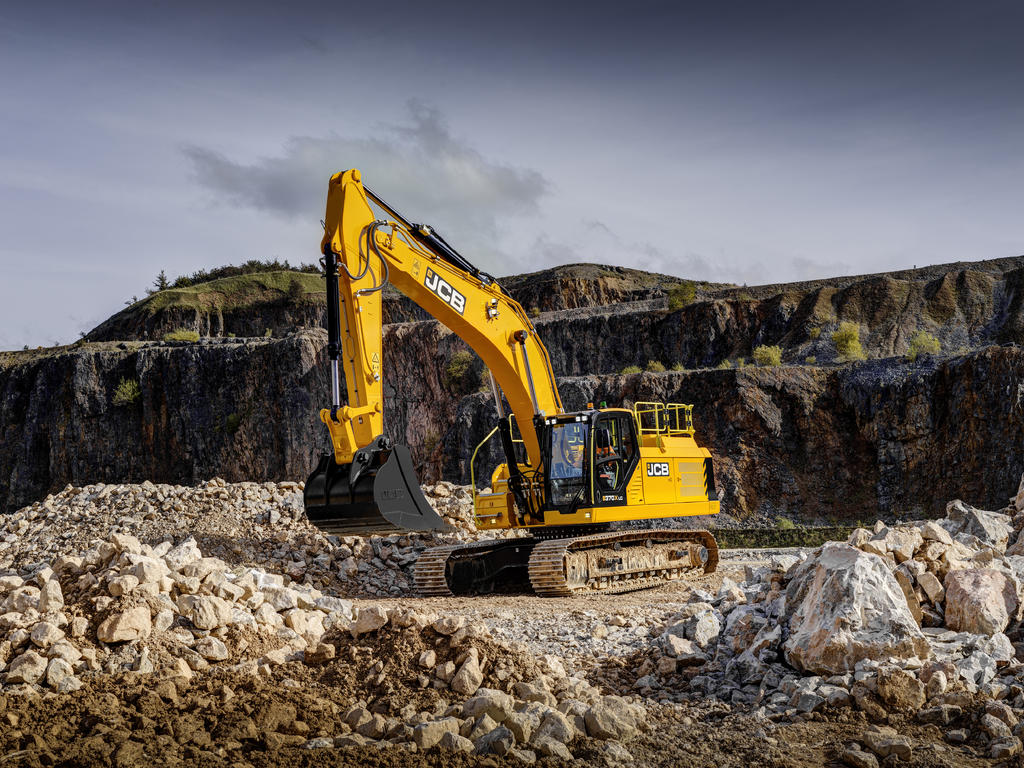 JCB launches biggest X Series Crawler Excavator with 370X | Hub-4