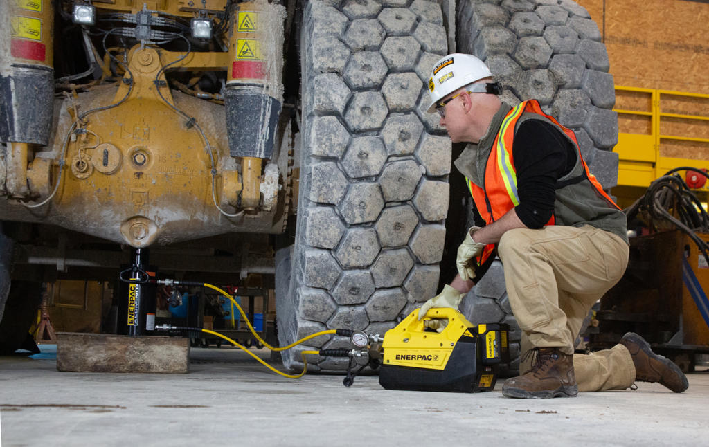 New Enerpac XC2-Series redefines battery-powered Hydraulic Pump ...