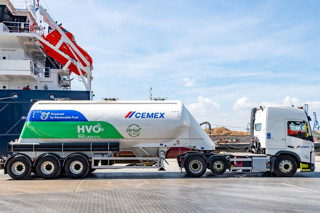 Cemex unveils first HVO-Powered Vehicle in the UK | Hub-4