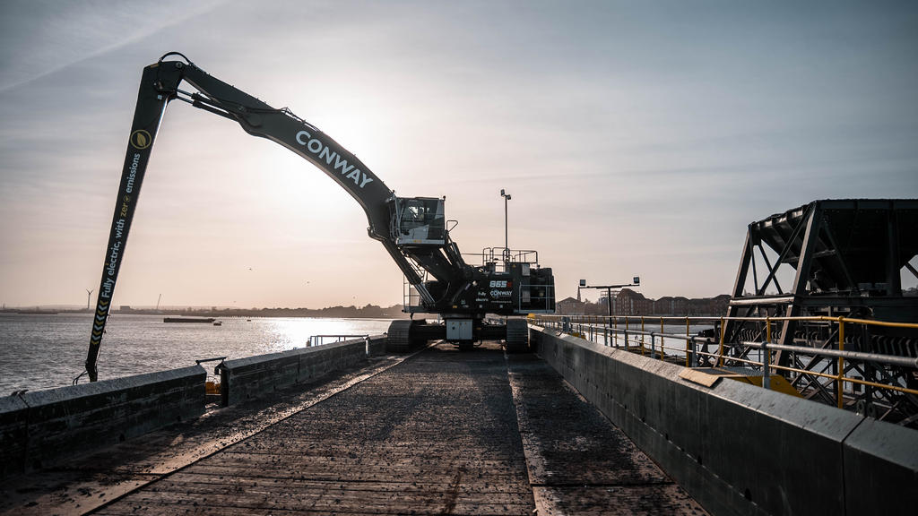 FM Conway invest in a 100 tonne Sennebogen 865E Fully Electric Hybrid ...