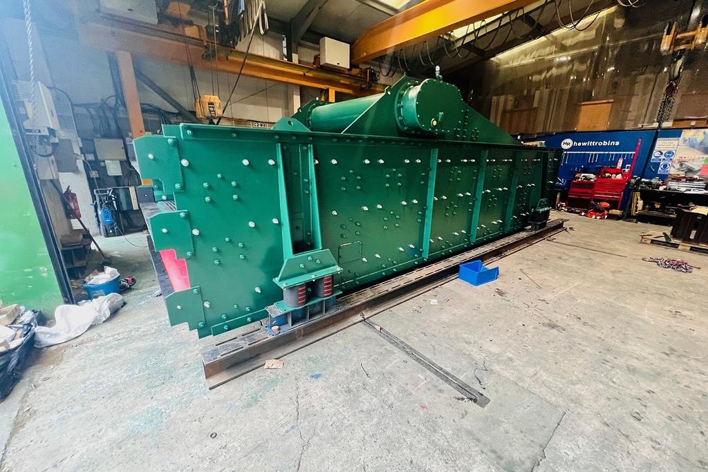 Hewitt Robins deliver three screens to O'Connell Quarries in Ireland ...