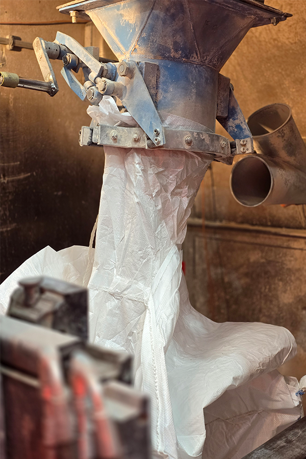 Dust significantly reduced at bulk bag loading stations thanks to BFM ...