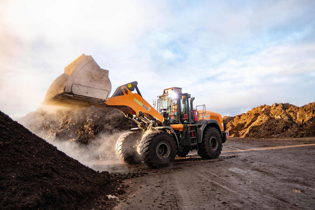 Case delivers increased performance with UK's first 651G Loader | Hub-4