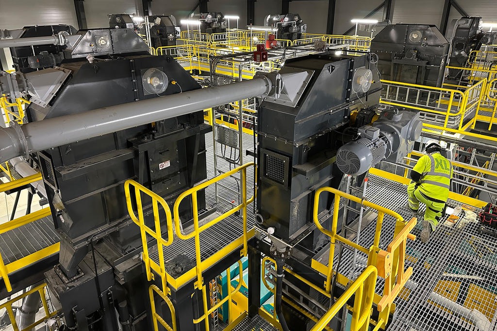 Commissioning of 10 belt bucket elevators for mineral extraction | Hub-4