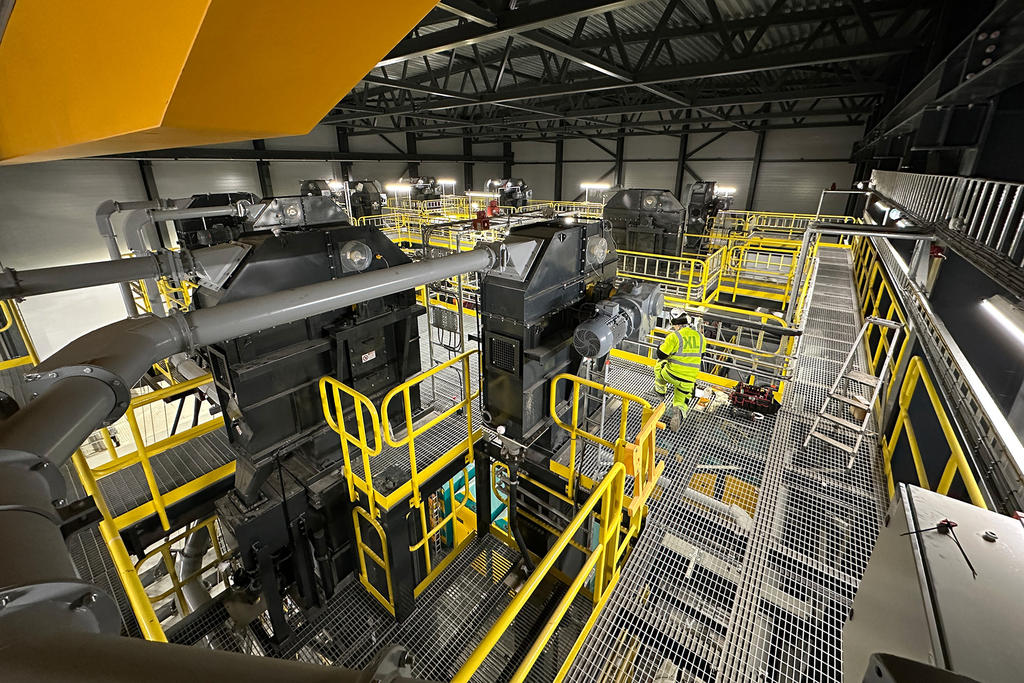 Commissioning of 10 belt bucket elevators for mineral extraction | Hub-4