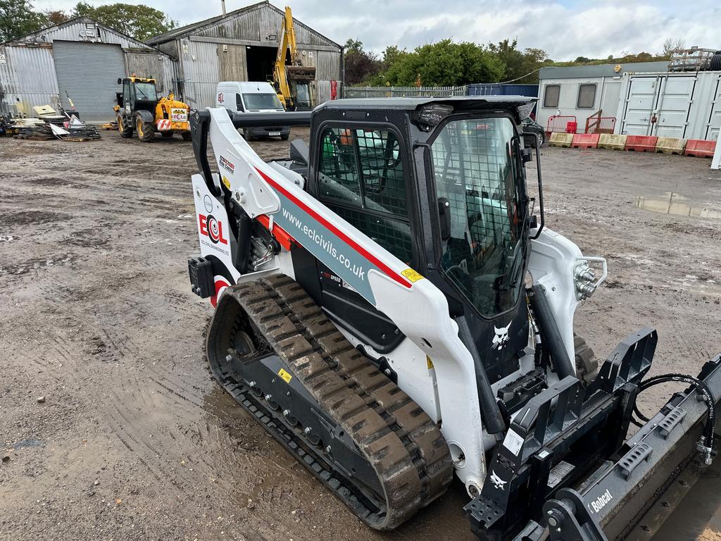 New Bobcat Track Loaders and Graders at ECL Civil Engineering | Hub-4
