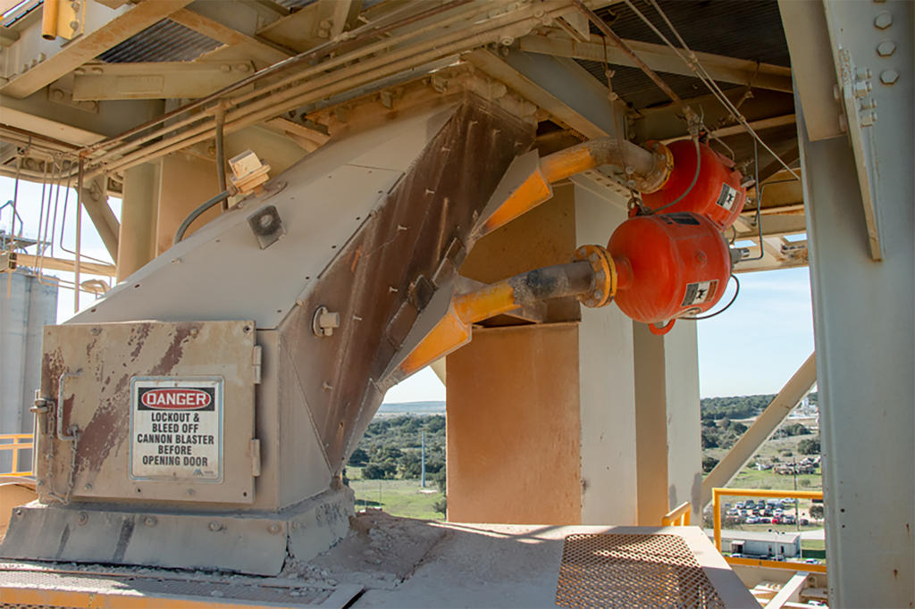 Efficient conveyor discharge without carryback | Hub-4