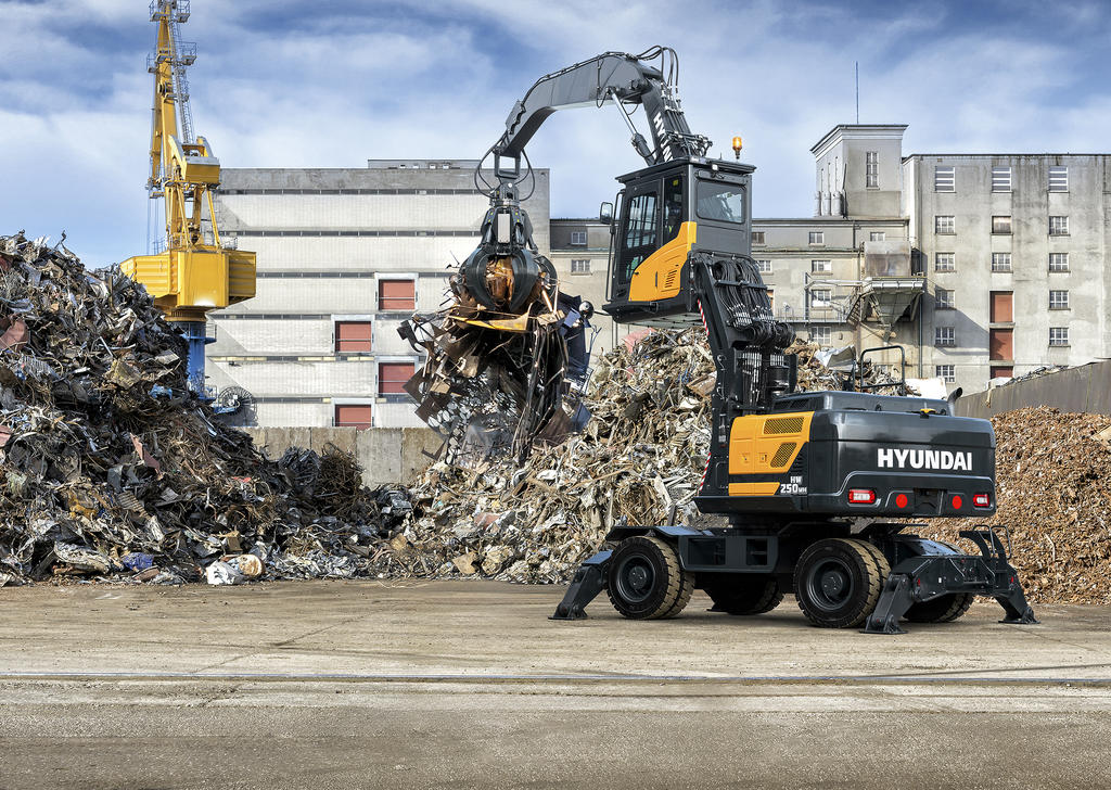 Hyundai extends its reach with a new Material Handler. | Hub-4