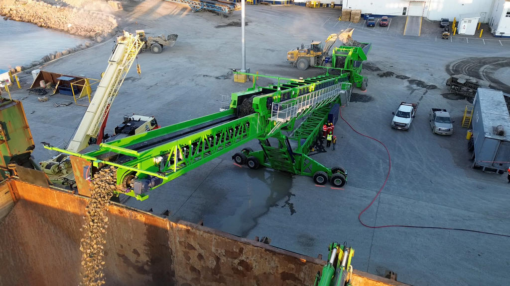 Telestack System loading rocks to Flexible Fall Pipe Vessel (FFPV) for ...