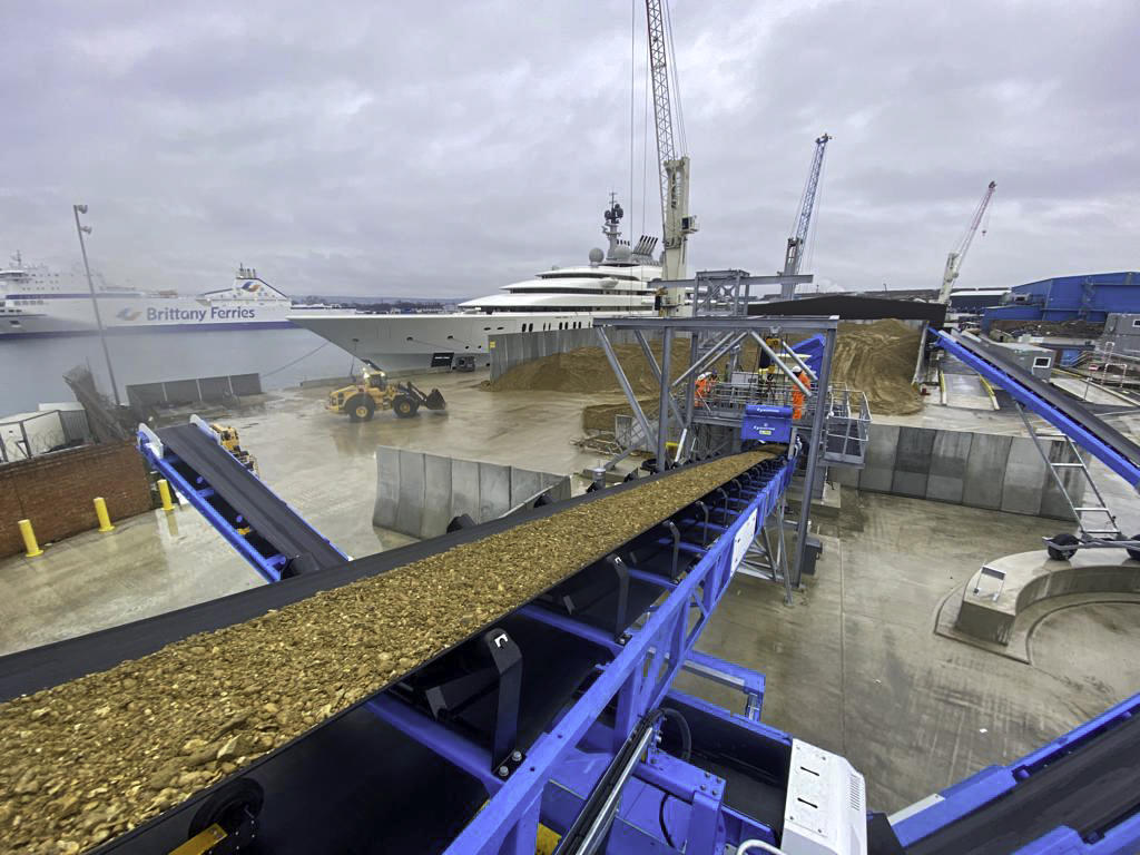 CDE deliver the right solution for Brett Aggregates | Hub-4