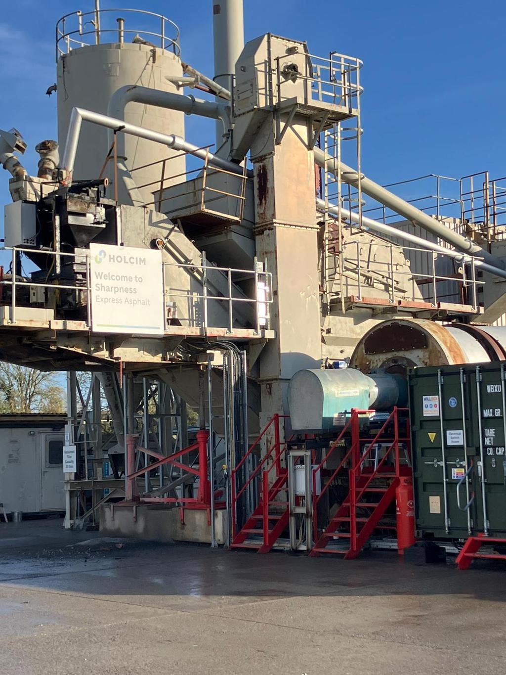Holcim's Newest Express Asphalt Plant Opens in Sharpness | Hub-4