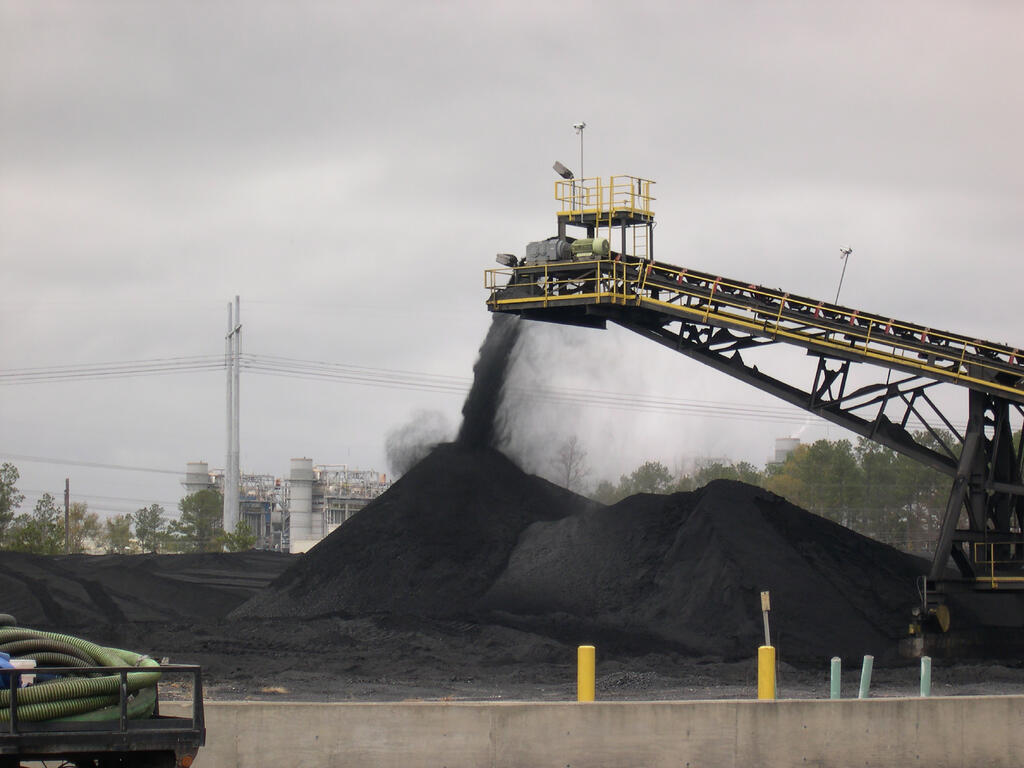 Controlling Quarry Dust at Conveyor Transfer Points | Hub-4