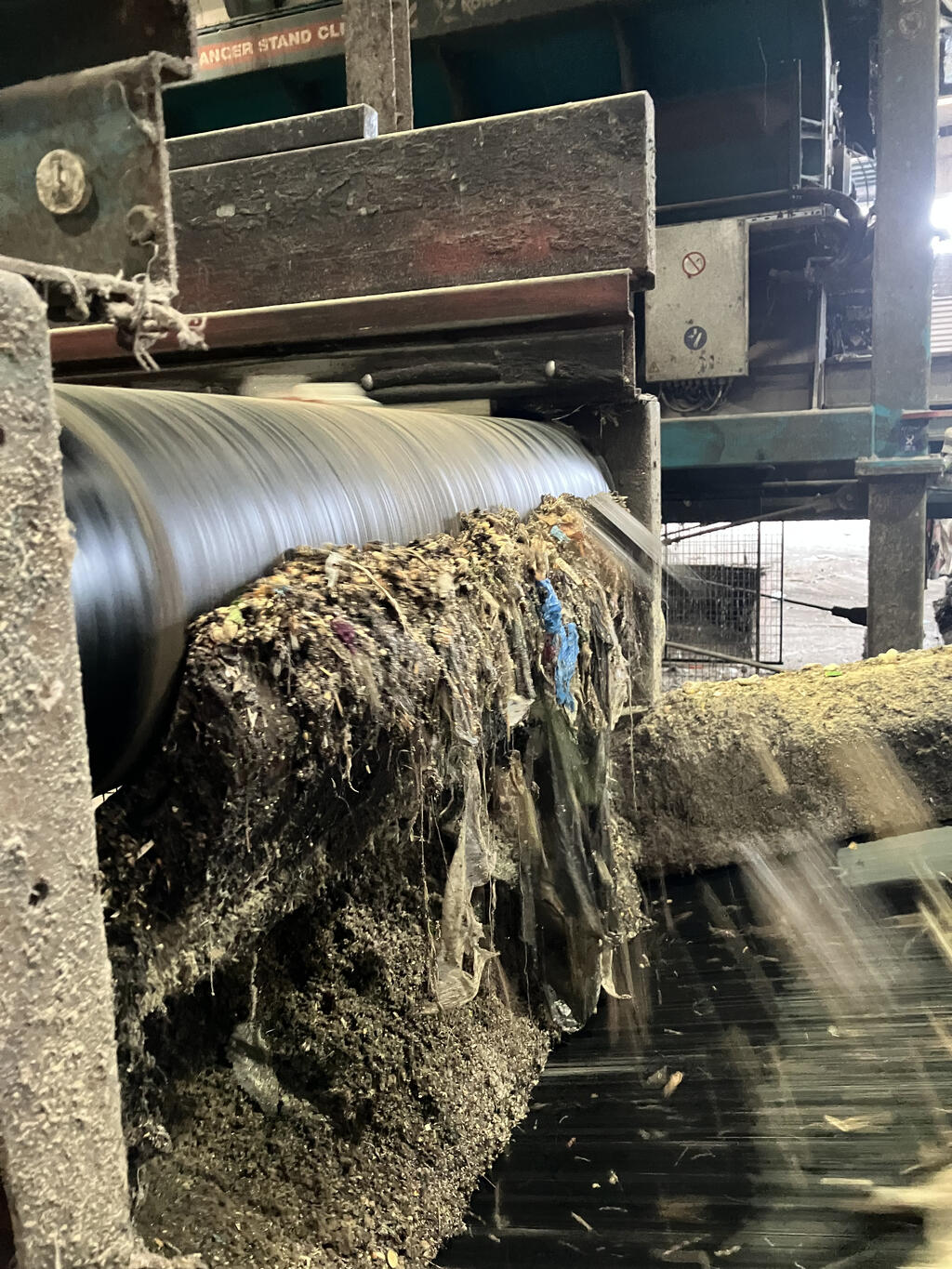 Sealing the Deal: Recycling Conveyor Dust Control | Hub-4