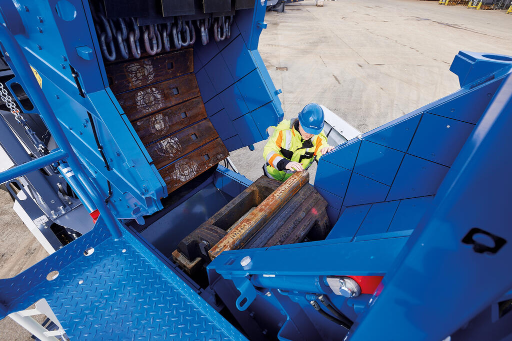 Safety Award for Innovative Safety Solution on Impact Crushers | Hub-4